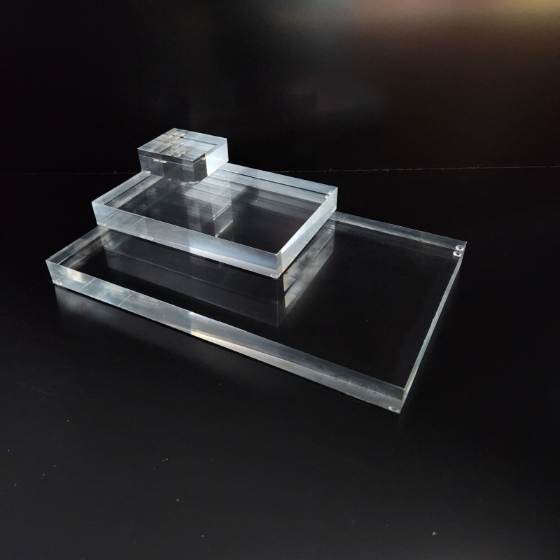 Présentoir design en plexiglas | Atelier du plastique